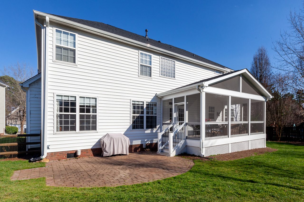 Covered Porch - Whyte Screened Porches